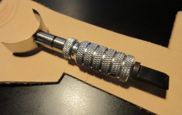 How To Carve Leather - Maze Leather