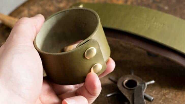 4 Ways To Wet Mold Leather - Maze Leather